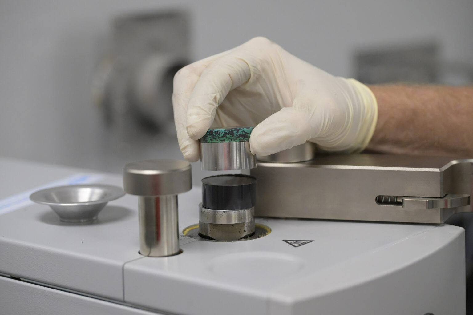 Metallographic Sample Prep & Analysis with LECO Instruments